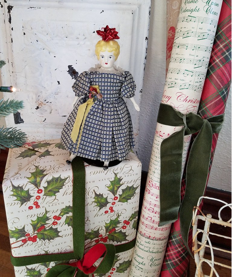 Follow The Yellow Brick Home - Music Themed Christmas Decor How To ...