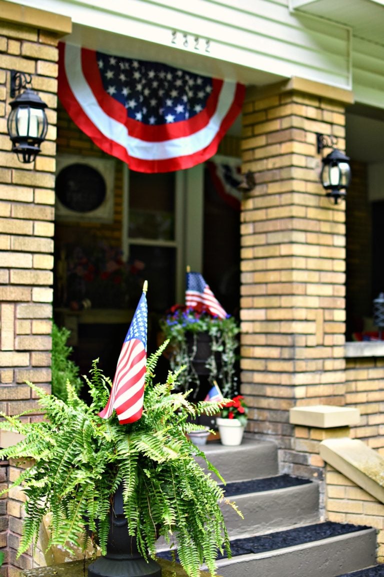 Follow The Yellow Brick Home - Patriotic Decorating Ideas: Flowers ...