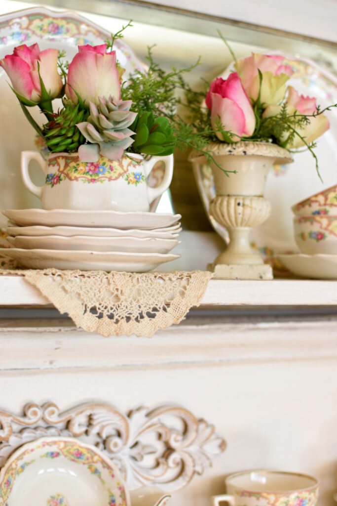 Follow The Yellow Brick Home - Une Petite French Tea Party (Pour Moi ...