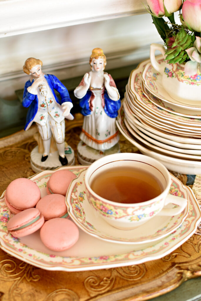 Follow The Yellow Brick Home - Une Petite French Tea Party (Pour Moi ...