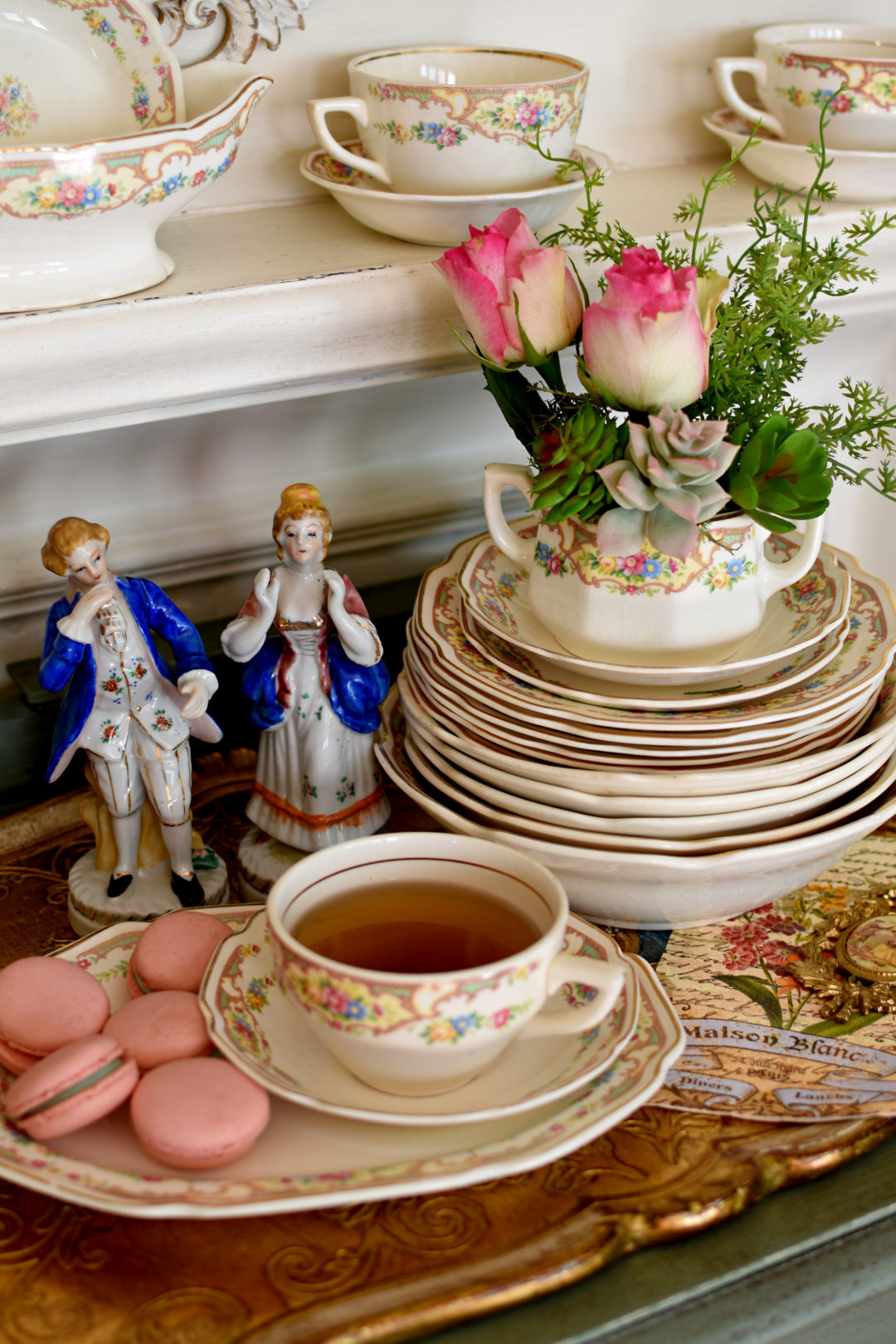 Follow The Yellow Brick Home - Une Petite French Tea Party (Pour Moi ...