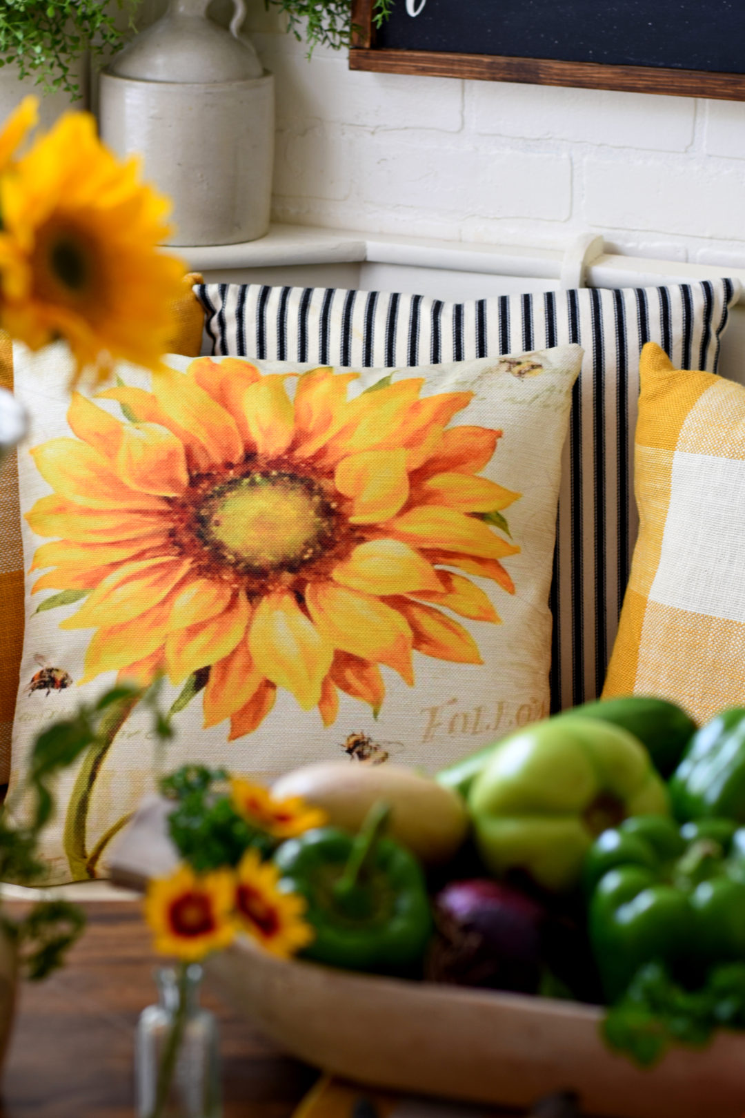 Follow The Yellow Brick Home - Simple Sunflowers in Summer to Fall ...