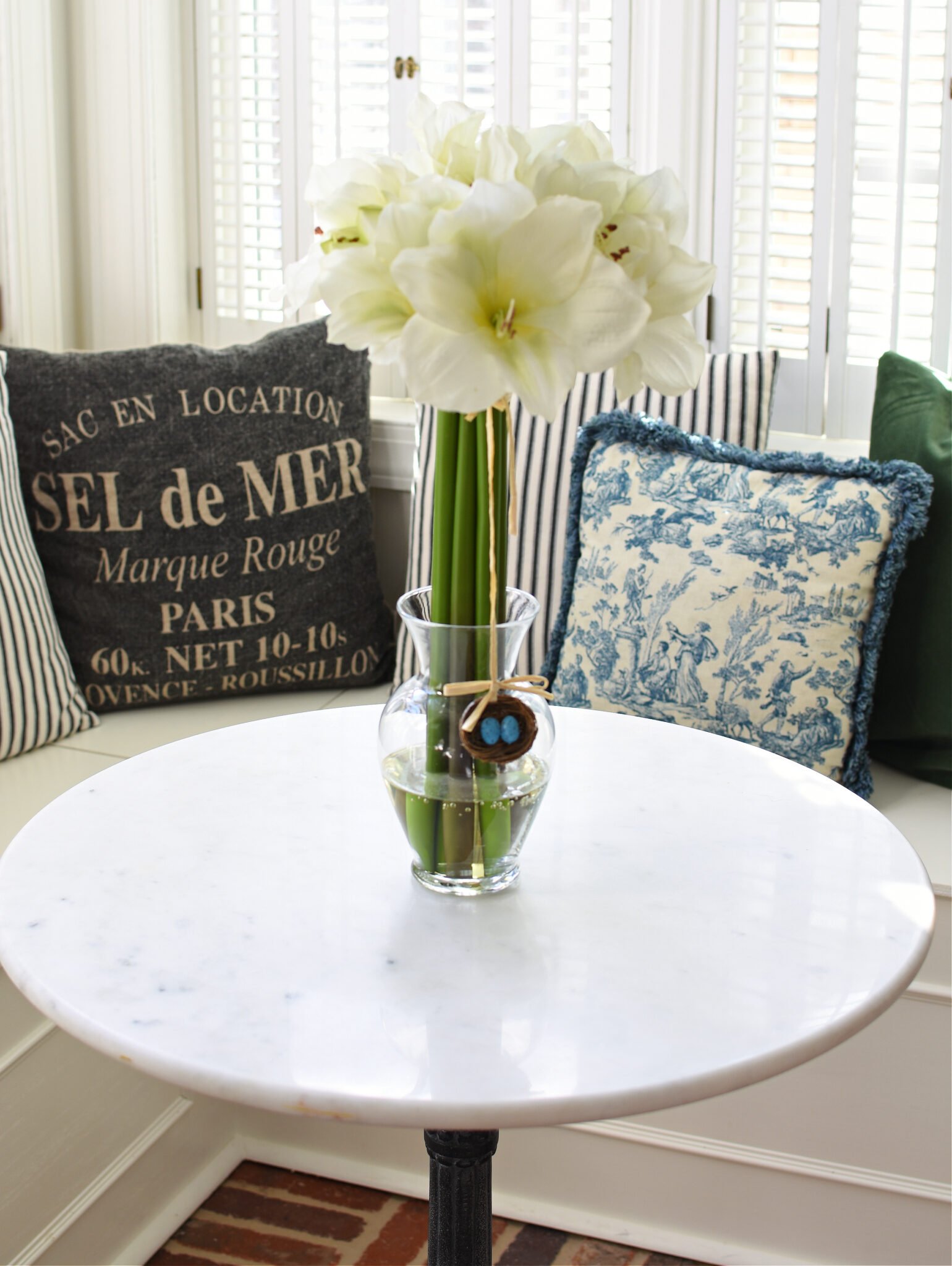 Follow The Yellow Brick Home - Cozy WInter Decorating with Touches of ...