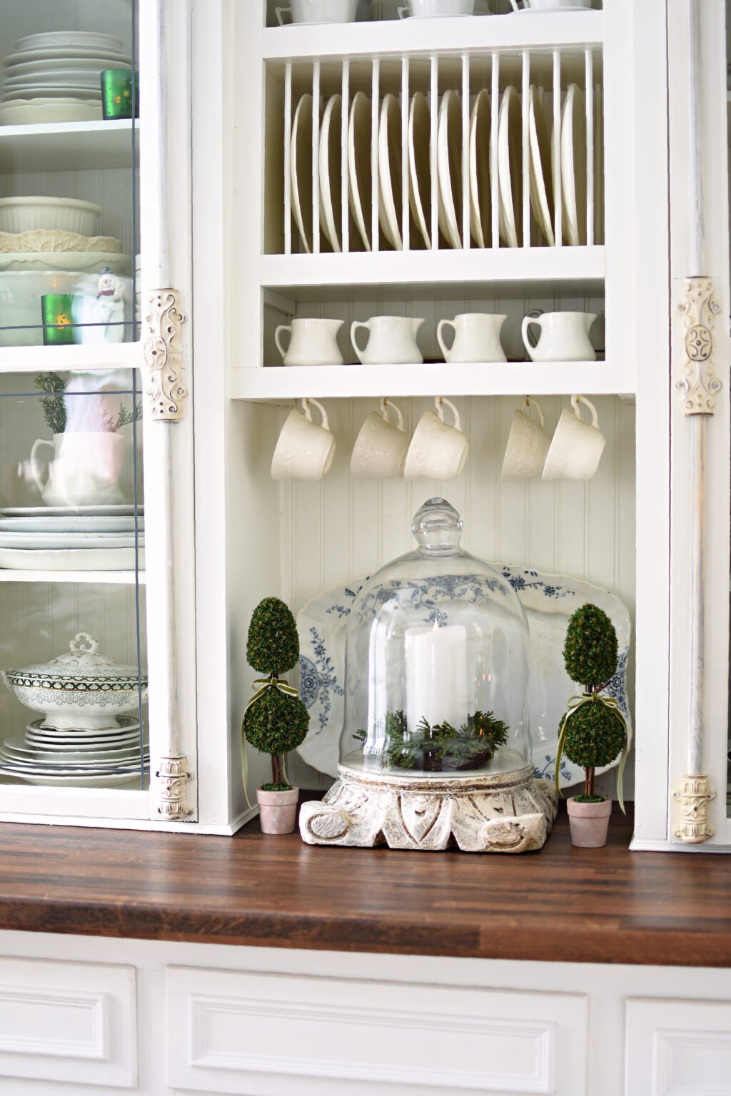 Follow The Yellow Brick Home - Collecting and Displaying Vintage Dishes