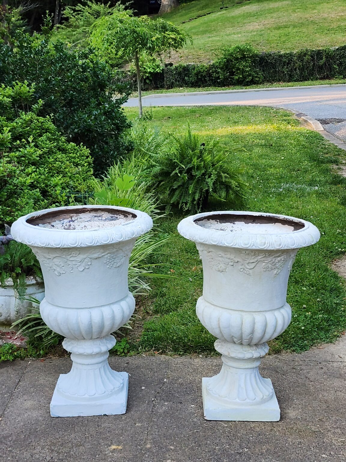 Follow The Yellow Brick Home - Elegant Thrifted Urns Makeover and New ...