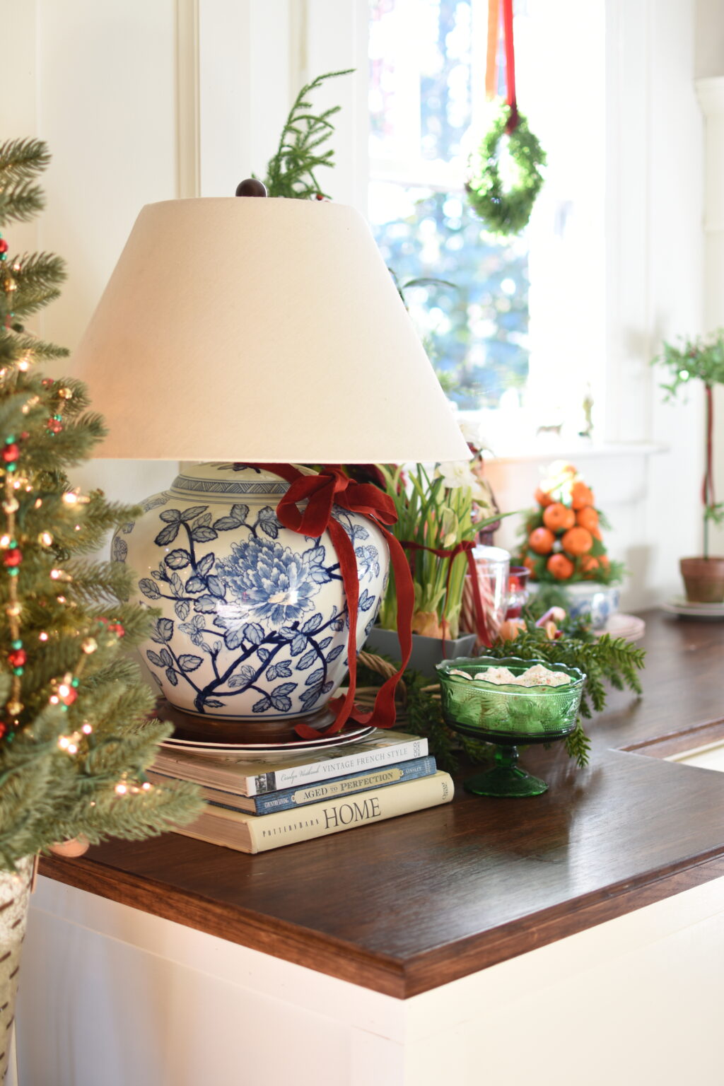 Follow The Yellow Brick Home - A Classic Christmas Cottage Kitchen and ...