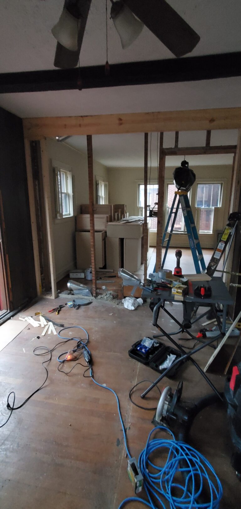 Follow The Yellow Brick Home - A Classic Christmas Cottage Kitchen and ...